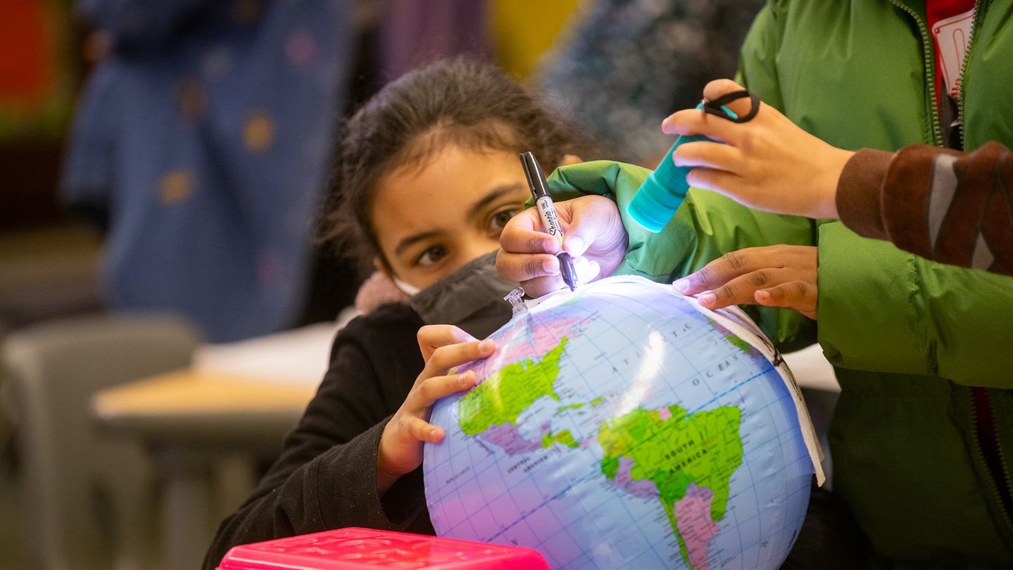 Outreach | Department of Earth, Environmental & Planetary Sciences | Brown University